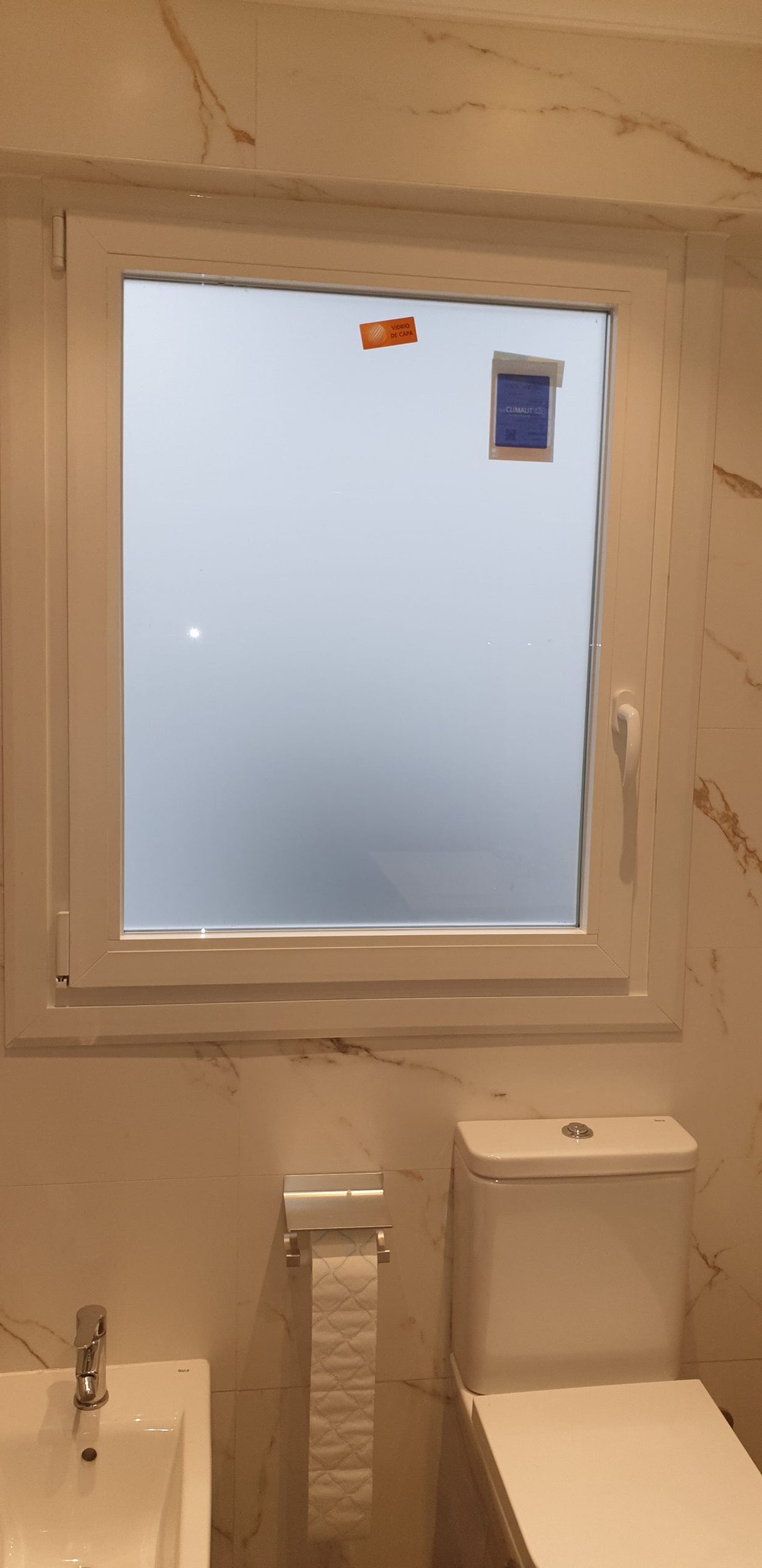 Pvc Blanco .Cuartos de baños • OFR Ventanas